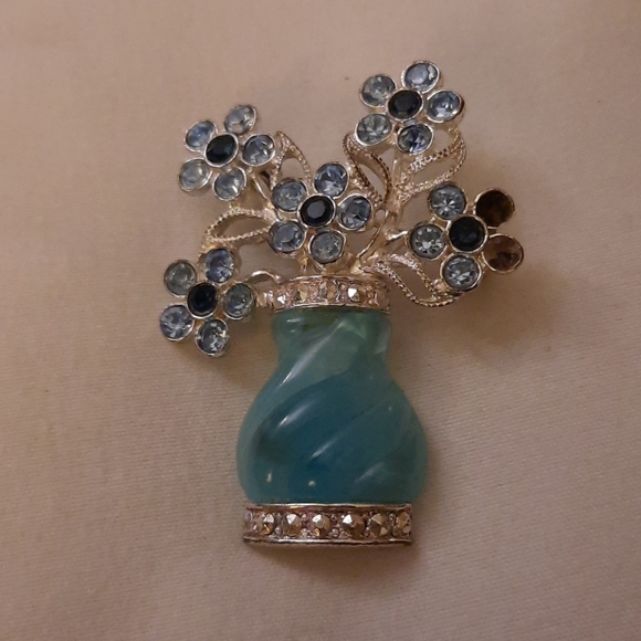 Avon | Jewelry | Vintage Avon Broach | Poshmark